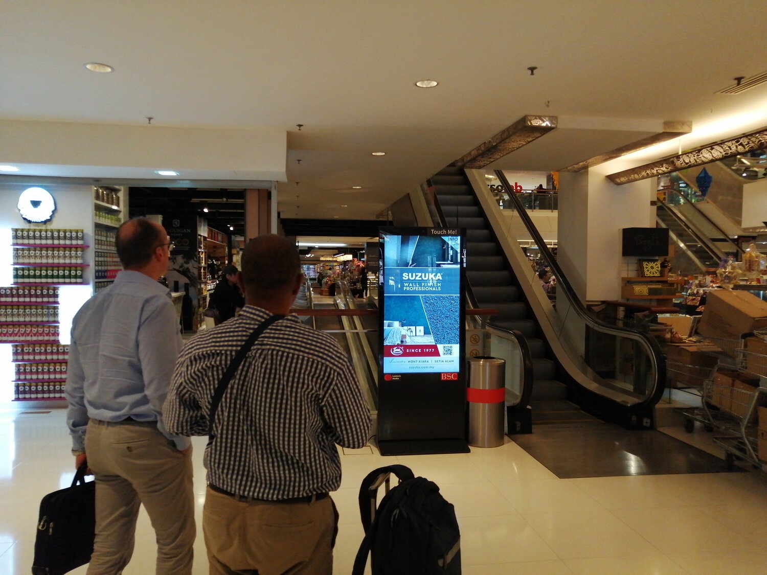 Digital Screens Network in Shopping Malls - Billboards Pakistan